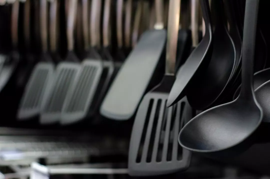 Leveraging safe, high-performance materials for kitchen utensils